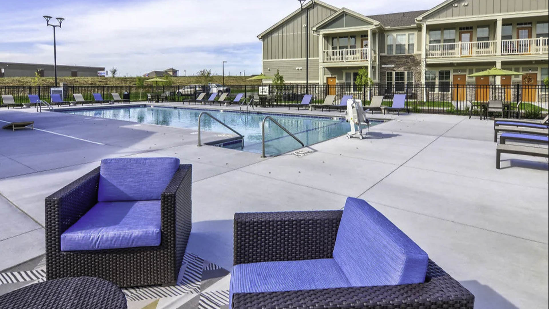 Photos of Springs at Cobblestone Lake in Apple Valley, Minnesota