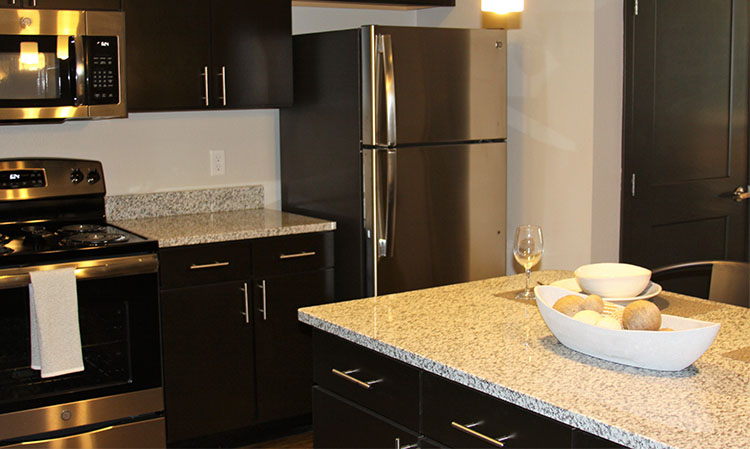 Apple Valley, MN Apartments | Springs at Cobblestone Lake